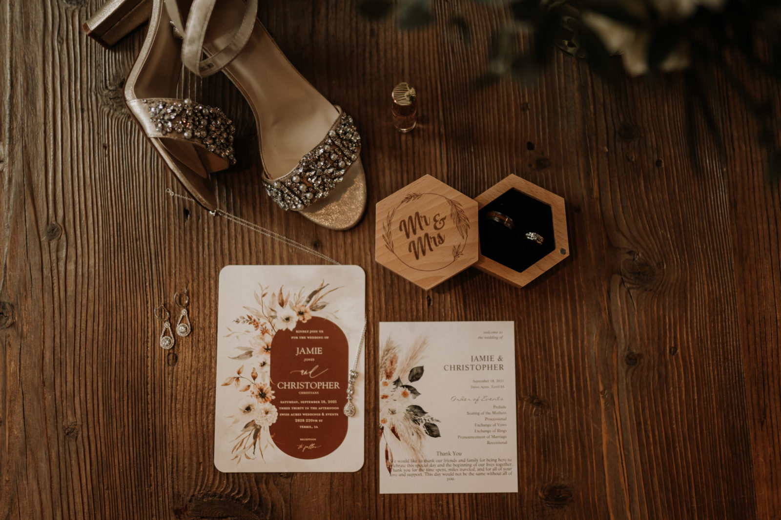 A Guide to Gorgeous Wedding Detail Photos - baileyalexphotography.com